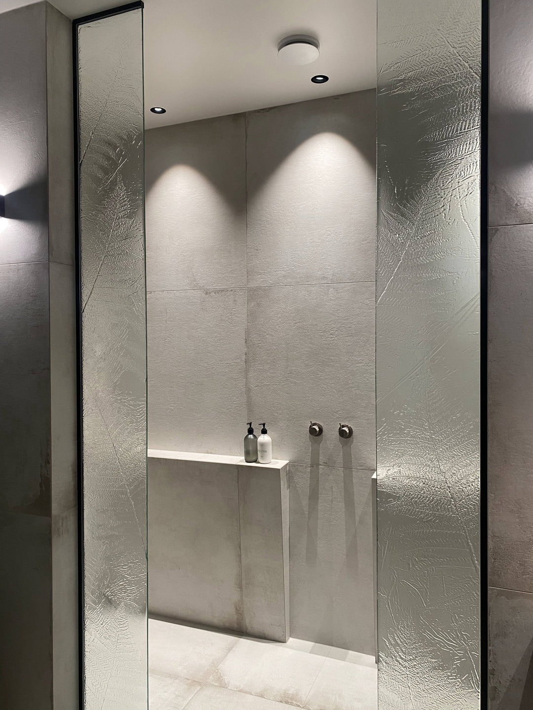 Showers – Escape Glass